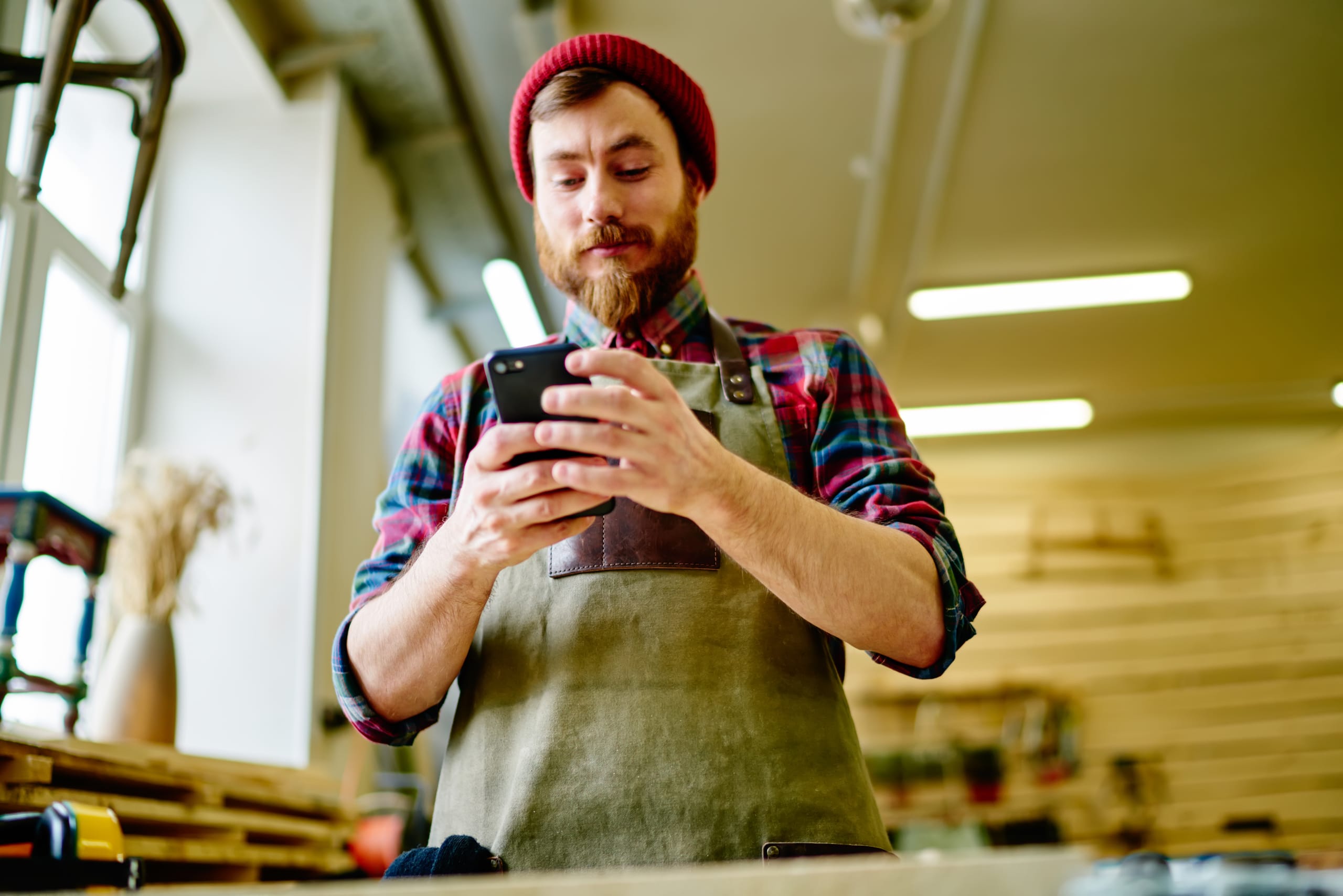 Handynutzung auf der Baustelle: Wann wird das Smartphone zum Teamkiller ...